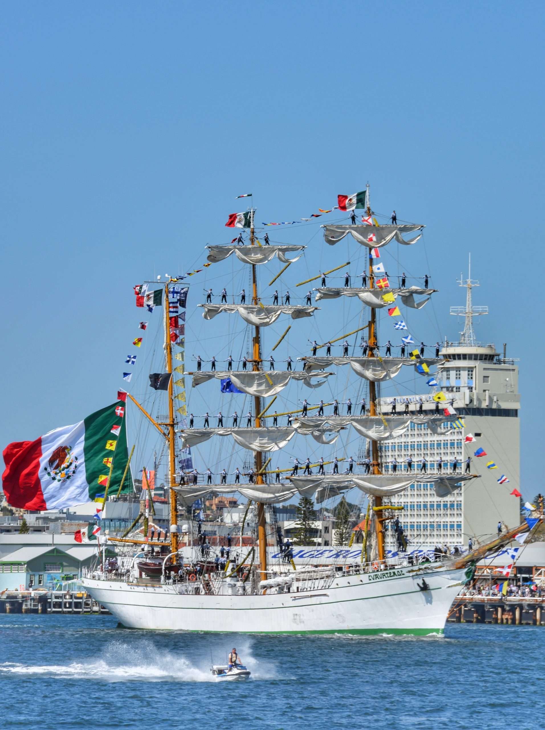 Mexican tall ship ARM Cuauhtemoc In New York Shipping Disaster ...