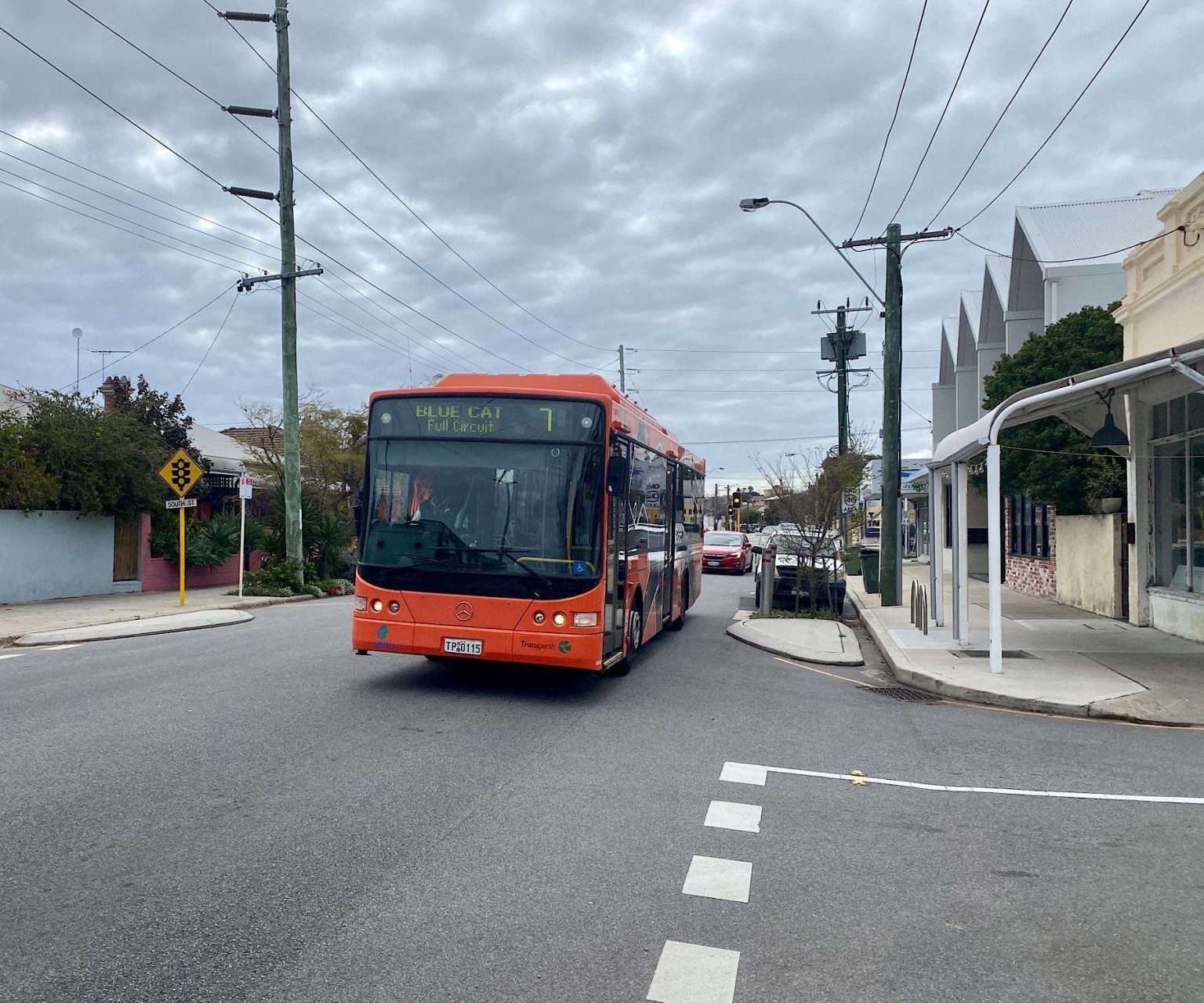 Here are the ‘Free’ Freo buses running up & down South Terrace ...